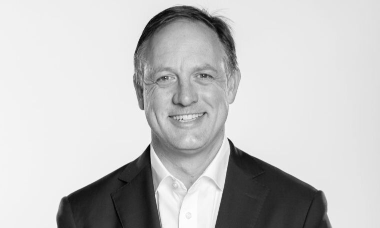 Vale Michael Murray | Financial Standard